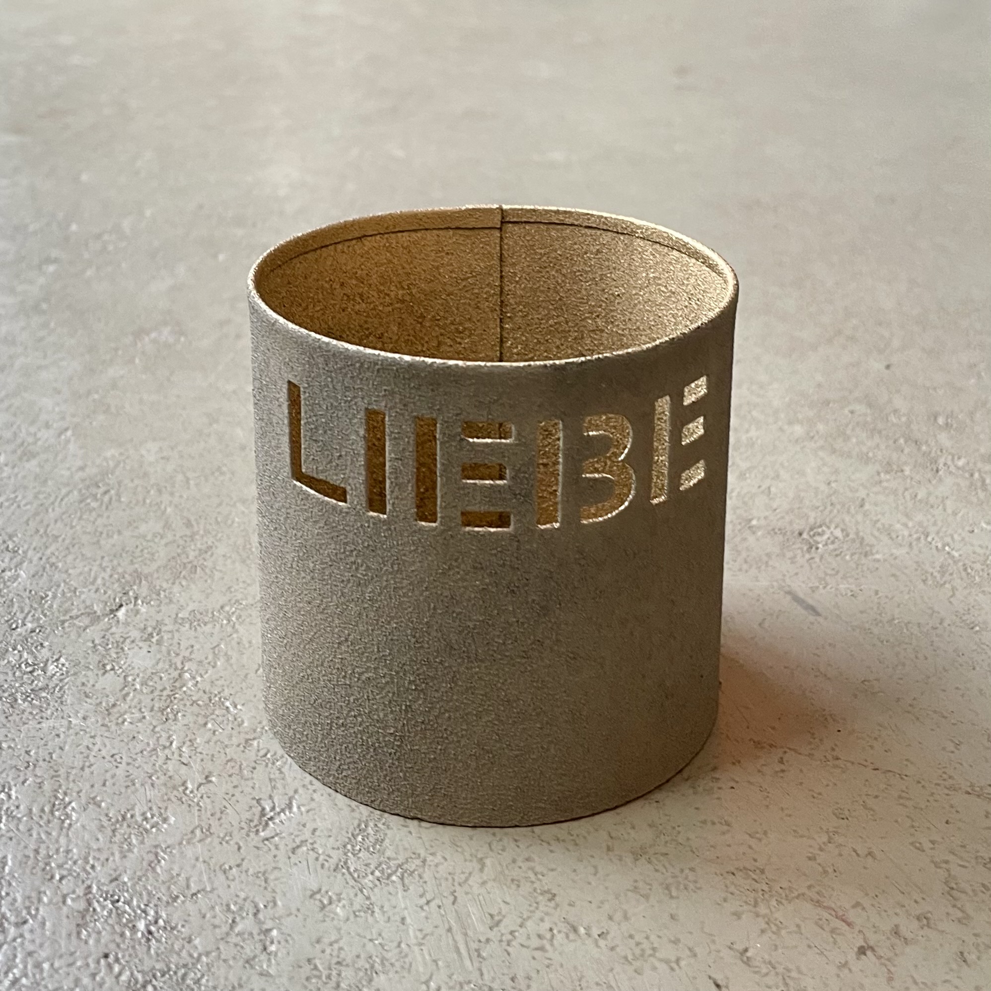 Metall-Windlicht "LIEBE" H8cm schlamm/grau/gold