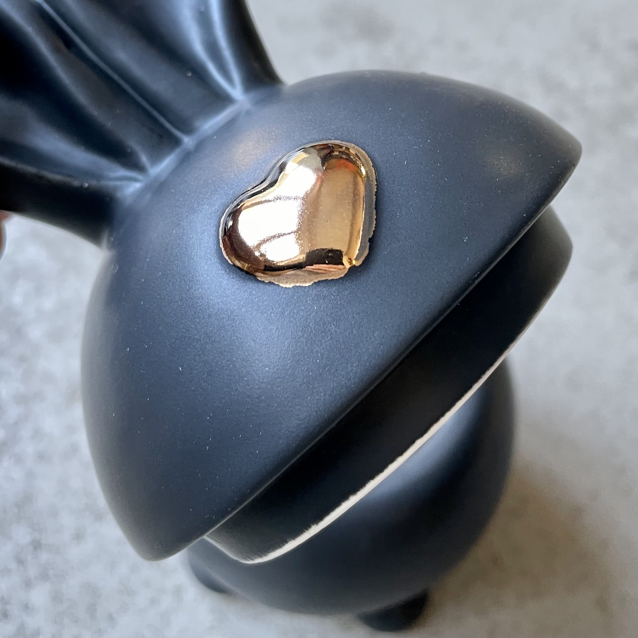 Keramik-Dose "Hase" mit Deckel H25,5cm, schwarz/gold